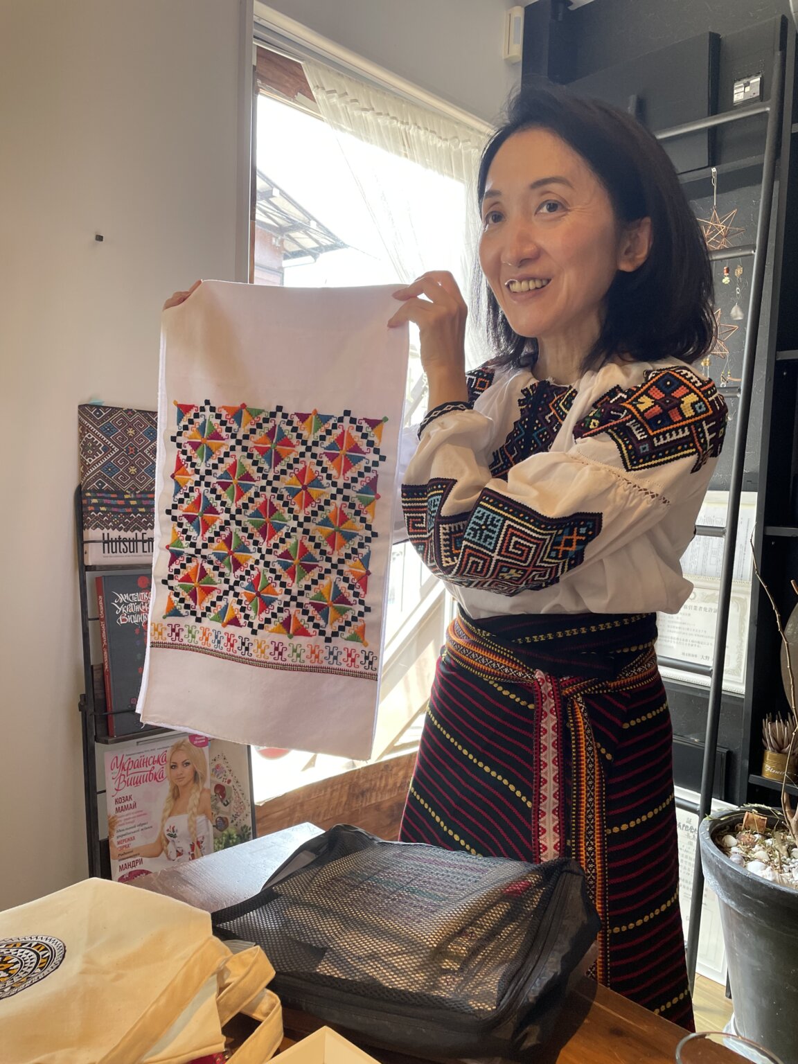 民族衣装の研究家 hitomiさんのお話会「ウクライナ刺繍の魅力」。海外旅行気分が味わえるひととき | kibi-ru ACTION